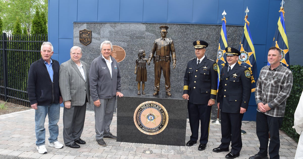 New police memorial unveiled during ceremony in Niles - CBS Chicago