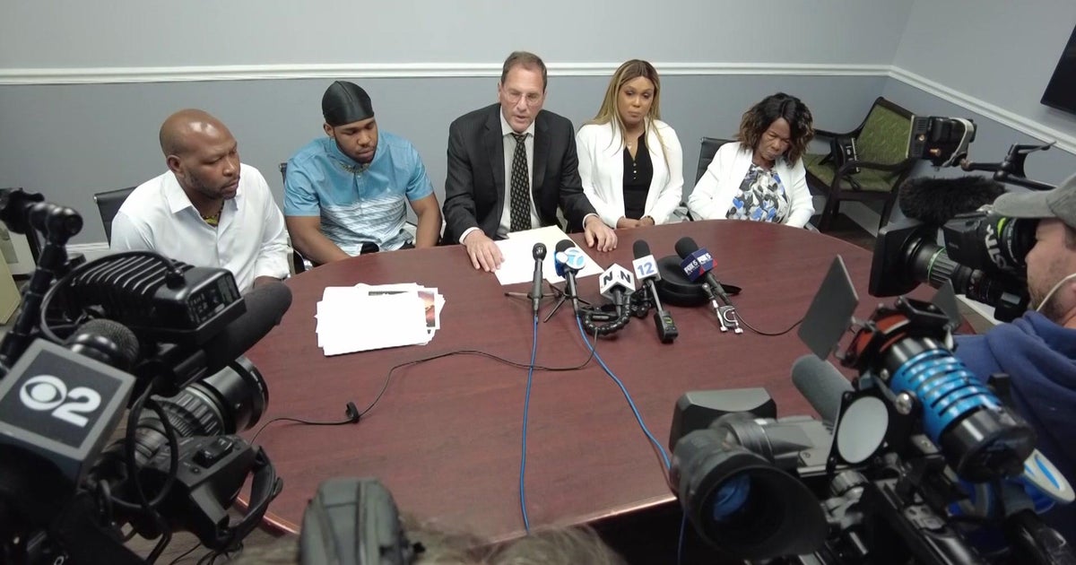 Coram homeowner Warren Whyte, family sue Suffolk Police, saying they ...