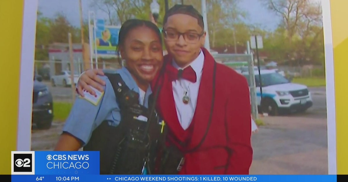 Family of fallen CPD Officer Aréanah Preston calls for peace - CBS Chicago