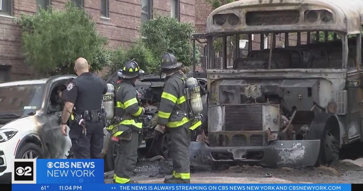 Driver lauded for heroism after his school bus catches fire in Queens ...