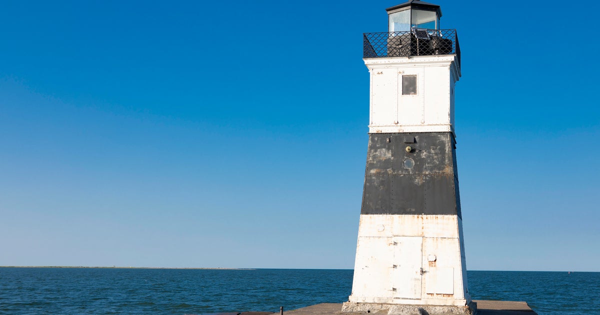 US giving away lighthouses, including one near Erie - CBS Pittsburgh