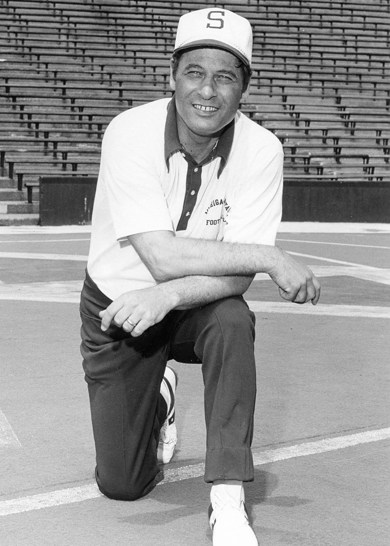 Denny Stolz, former Michigan State football coach, dies at 89 - CBS Detroit