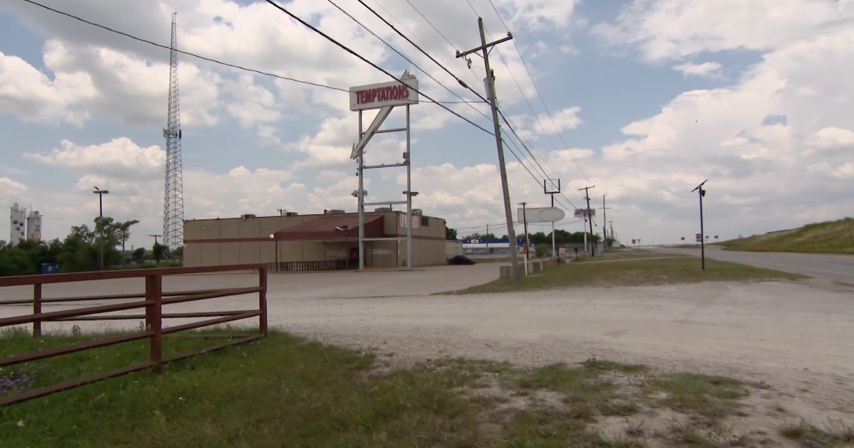 Tarrant County Sheriffs investigating strip club shootout that left 1 dead and 3 injured - CBS Texas