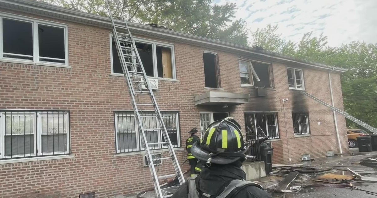 CFD investigates South Chicago apartment fire - CBS Chicago CFD investigates South Chicago apartment fire - CBS Chicago