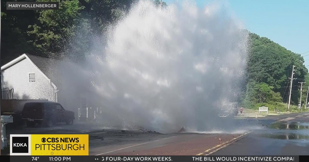Fire hydrant bursts in Ross Township - CBS Pittsburgh