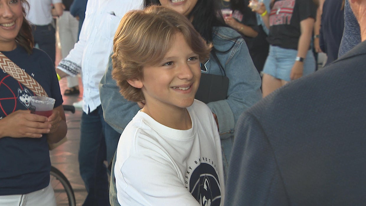 11-year-old UConn basketball teammate honored at Team Impact Gala - CBS ...