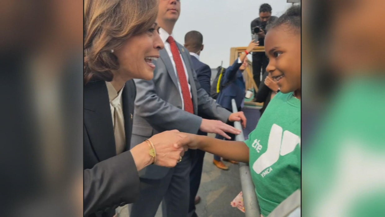 Young girls meet Vice President Kamala Harris during her trip to ...