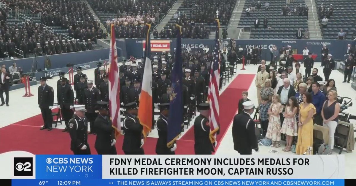 FDNY honors Firefighter Moon, Capt. Russo - CBS New York