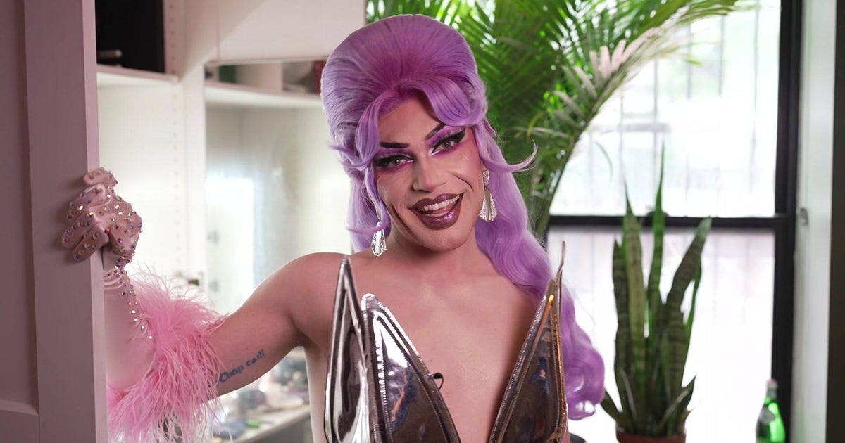 Queens Pride Cbs2 Explores Drag Culture Past And Present Cbs New York
