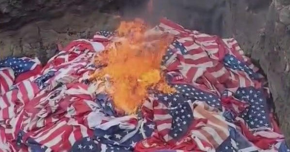 Worn flags burned in CFD Flag Day ceremony - CBS Chicago