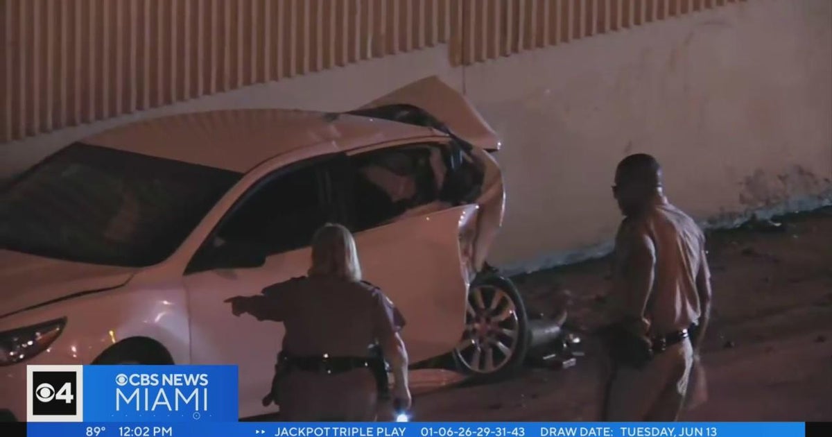 8 Vehicle Crash On I 95 Man Killed Traffic Snarled For Hours Cbs Miami