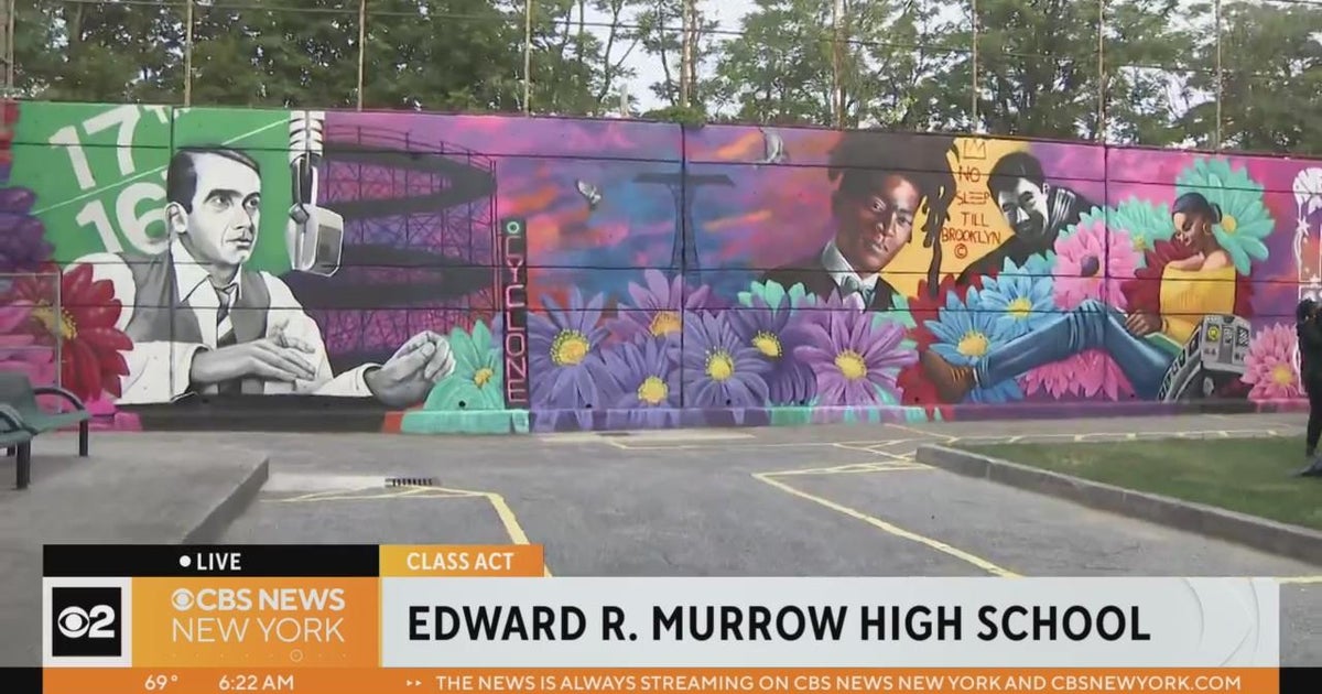 Edward R. Murrow High School reveals new student mural - CBS New York