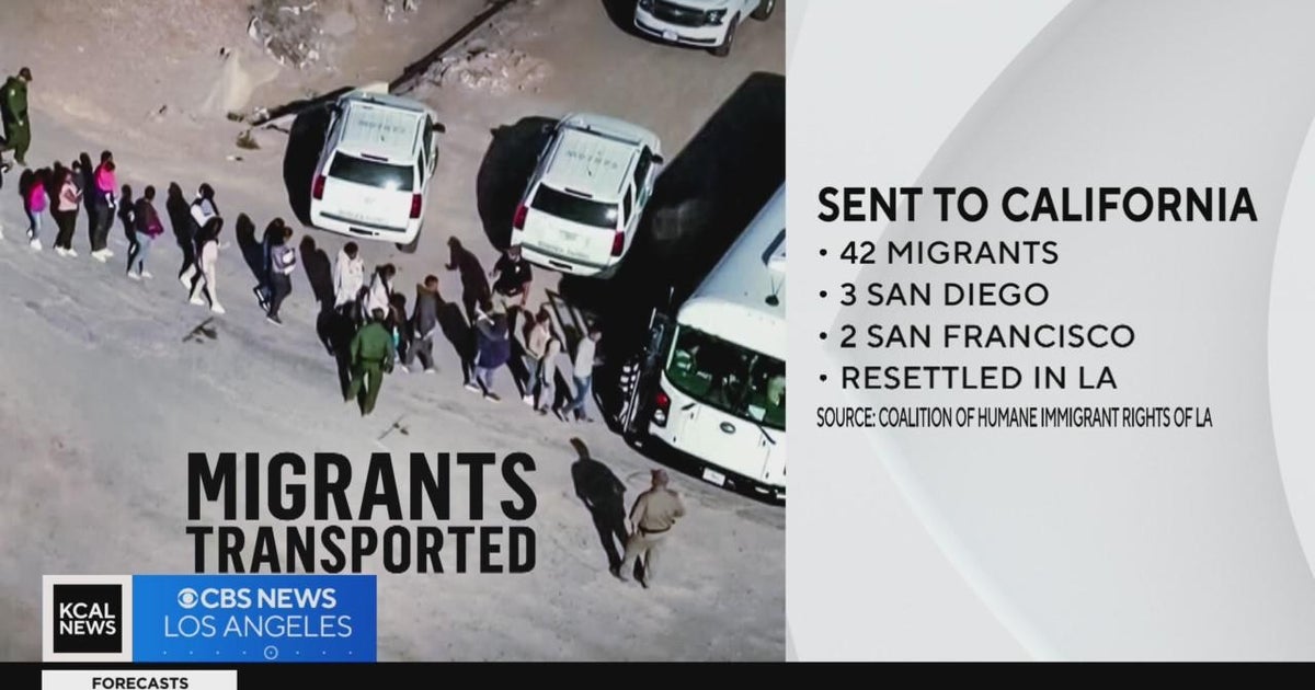 Asylum seekers bused from Texas to LA receive support from local ... Asylum seekers bused from Texas to LA receive support from local ...