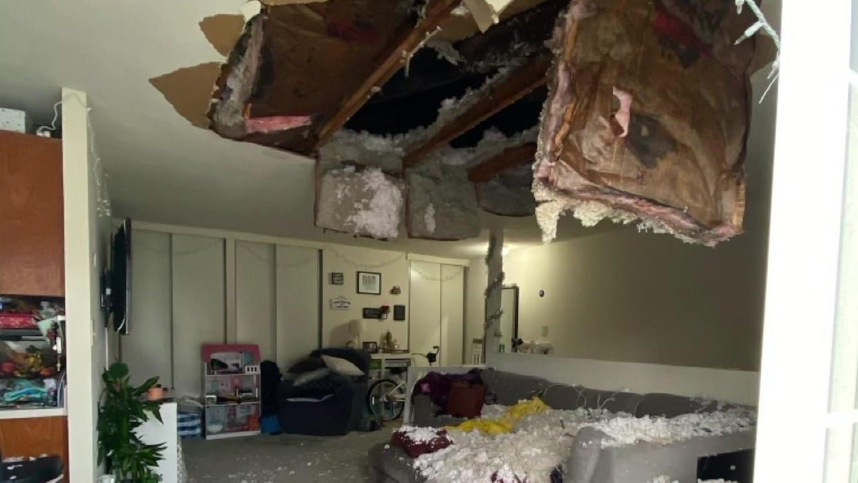 Living room ceiling collapses onto sleeping teen in Ronkonkoma - CBS ...