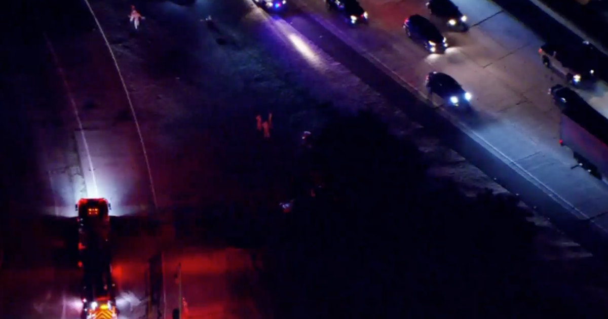 1 dead after fiery crash on 101 Freeway in Calabasas - CBS Los Angeles