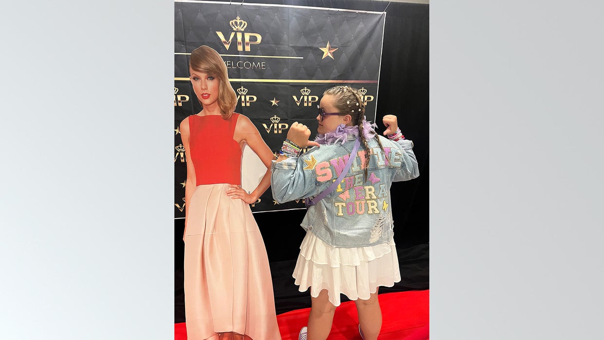 The Eras Tour: Swifties show off their best for Taylor Swift's Acrisure ...