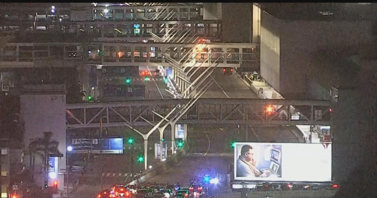 Part of LAX Terminal 1 briefly evacuated for suspicious package ...