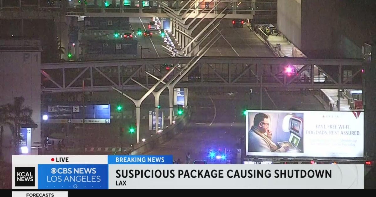 Suspicious item outside LAX terminal causes traffic shutdown - CBS Los ...
