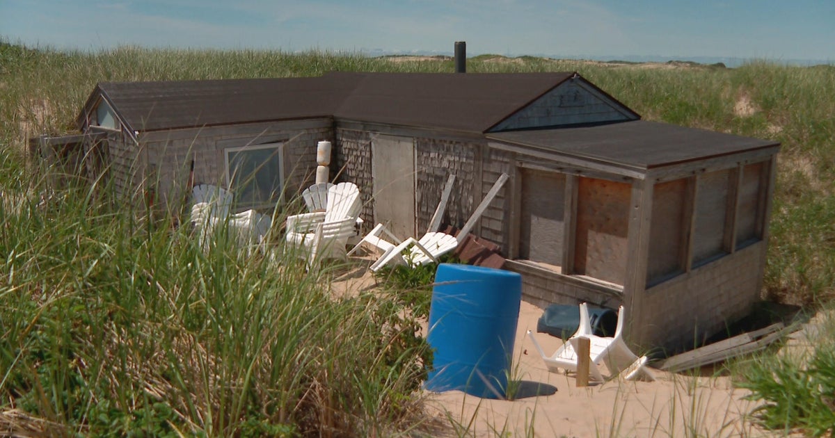 94-year-old barred from Cape Cod dune shack as bidding begins for new leases - CBS Boston