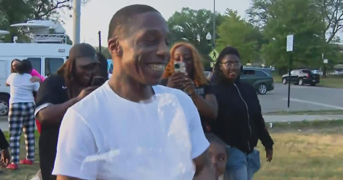 Defendant leaves jail after charges are dropped in murder case of CPD ...