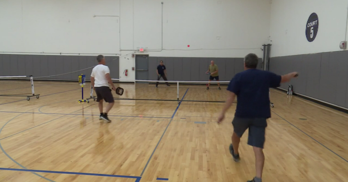 CatchCorner app scores users places to play in Chicago area - CBS Chicago