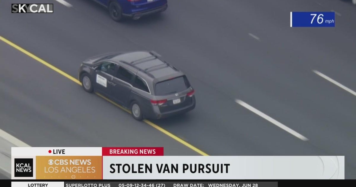 Stolen van pursuit through Orange County - CBS Los Angeles