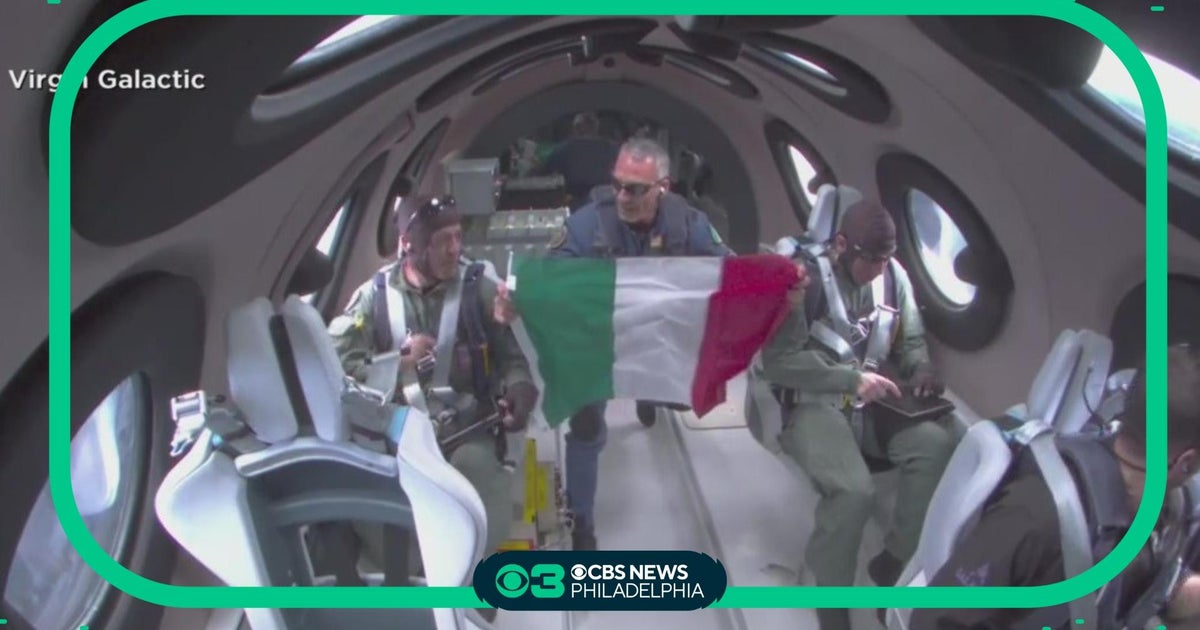Virgin Galactic launches rocketplane on first commercial sub-orbital ...