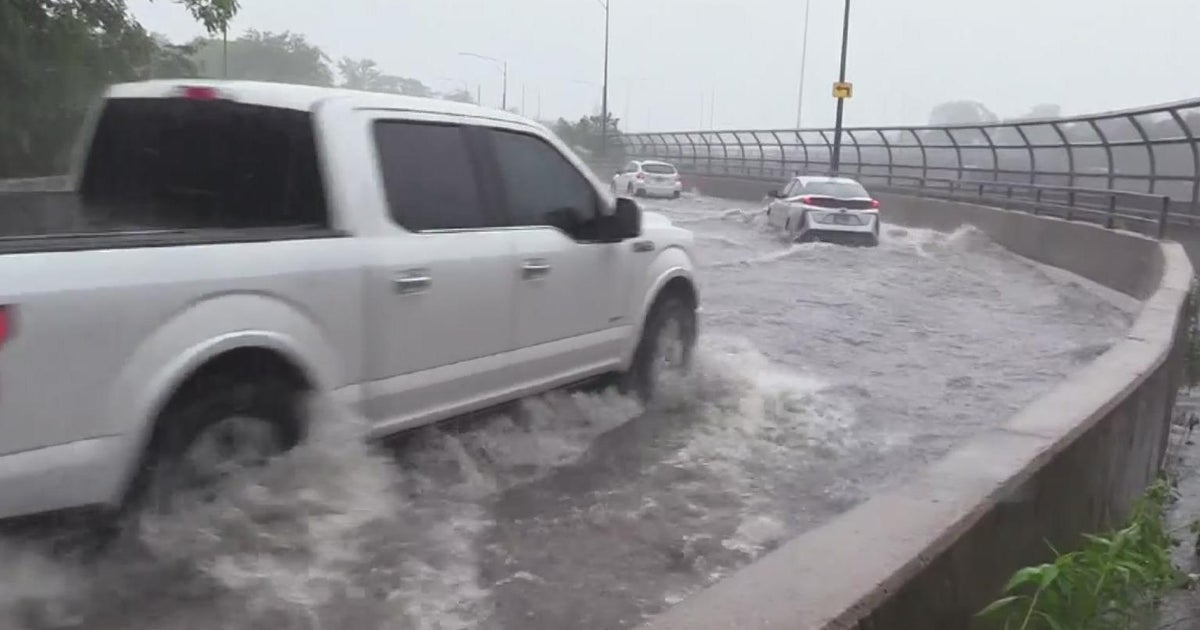 Significant flooding along Chicago River prompts unusual decision to ...