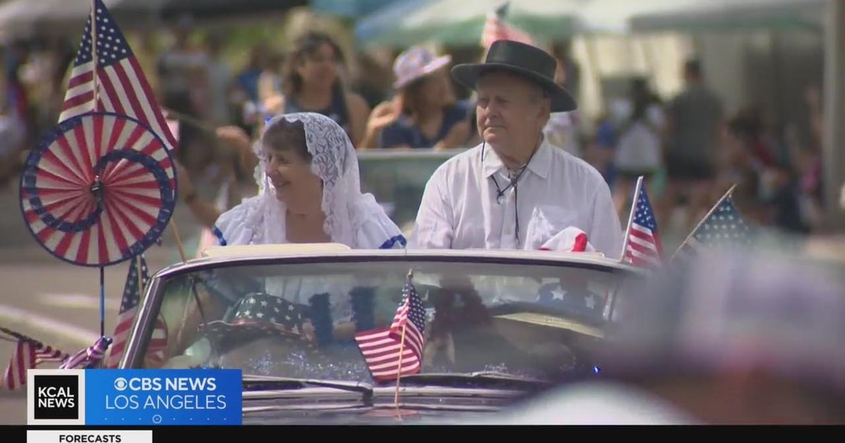 Thousands gather for variety of 4th of July celebrations in Orange ...