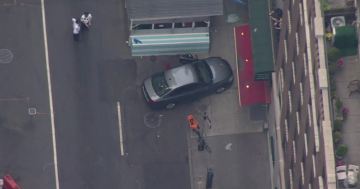 Roberto Velez-Alvarez struck and killed after allegedly slashing tires ...