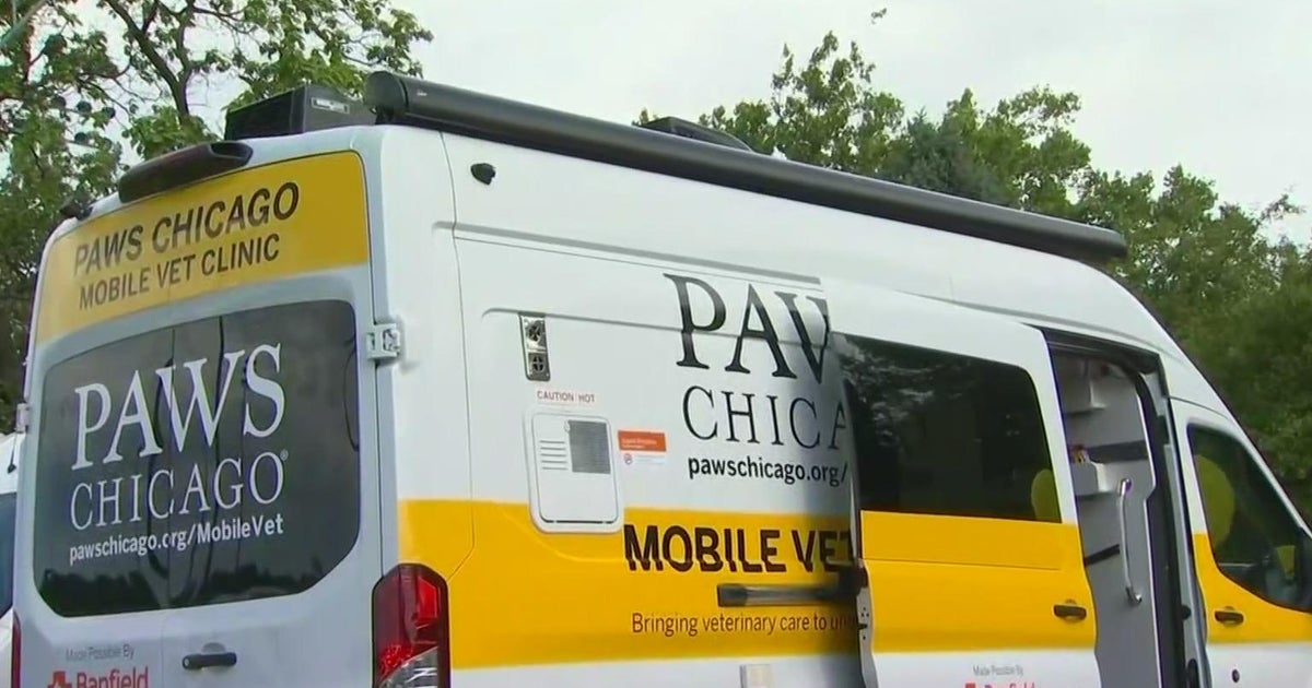 PAWS Chicago unveils mobile vet clinic - CBS Chicago