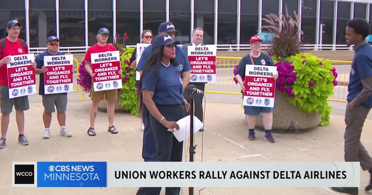 Three unions at MSP accuse Delta of union busting - CBS Minnesota