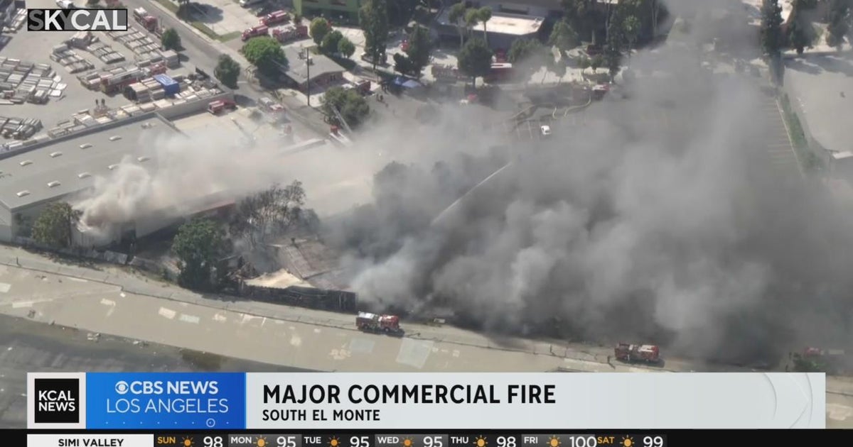 Major commercial fire burns in South El Monte - CBS Los Angeles