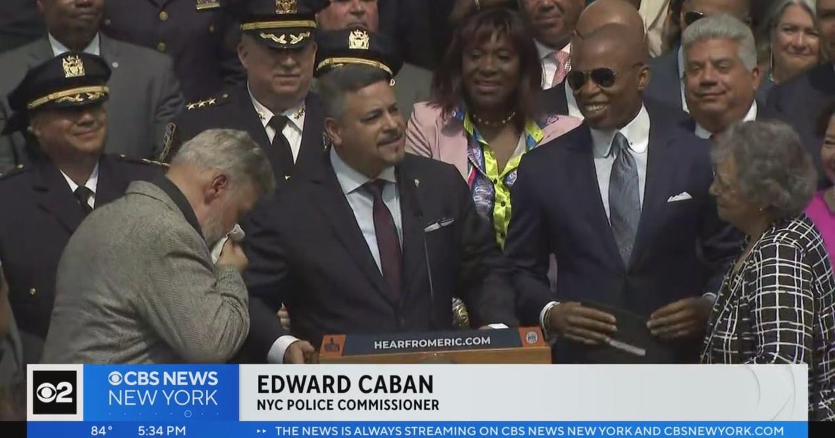 Edward Caban Makes History As Nycs First Hispanic Police Commissioner