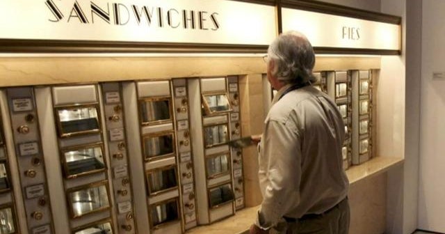 Automats making a return to American dining - CBS News
