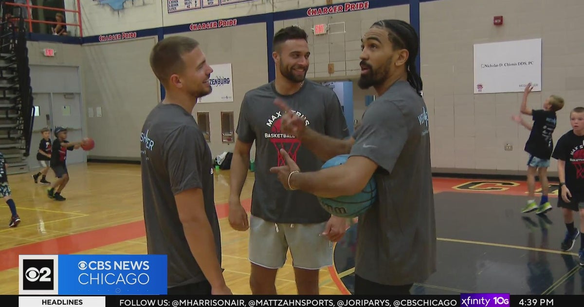 NBA star Max Strus hosts 2nd annual basketball camp - CBS Chicago