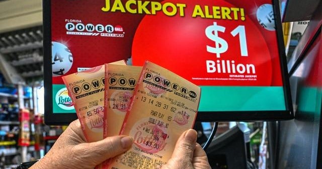 1 Billion Up For Grabs As Powerball And Mega Millions Jackpots Climb