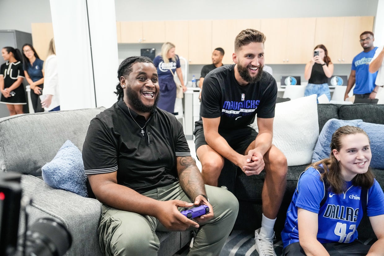 Dallas Mavericks dedicate new student lounge to youth at The Family ...