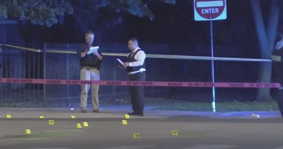 North Lawndale mass shooting leaves 1 dead, 4 hurt - CBS Chicago North Lawndale mass shooting leaves 1 dead, 4 hurt - CBS Chicago