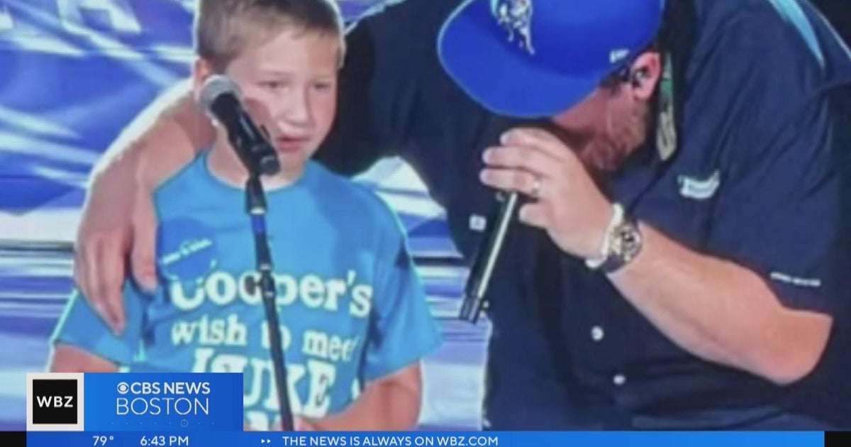 Make-A-Wish brings Georgia boy with leukemia to Gillette Stadium to ...