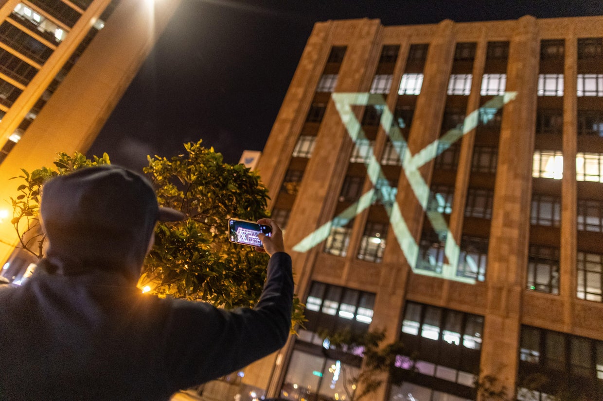 Bye-bye birdie: Twitter jettisons bird logo, replaces it with "X" - CBS ...