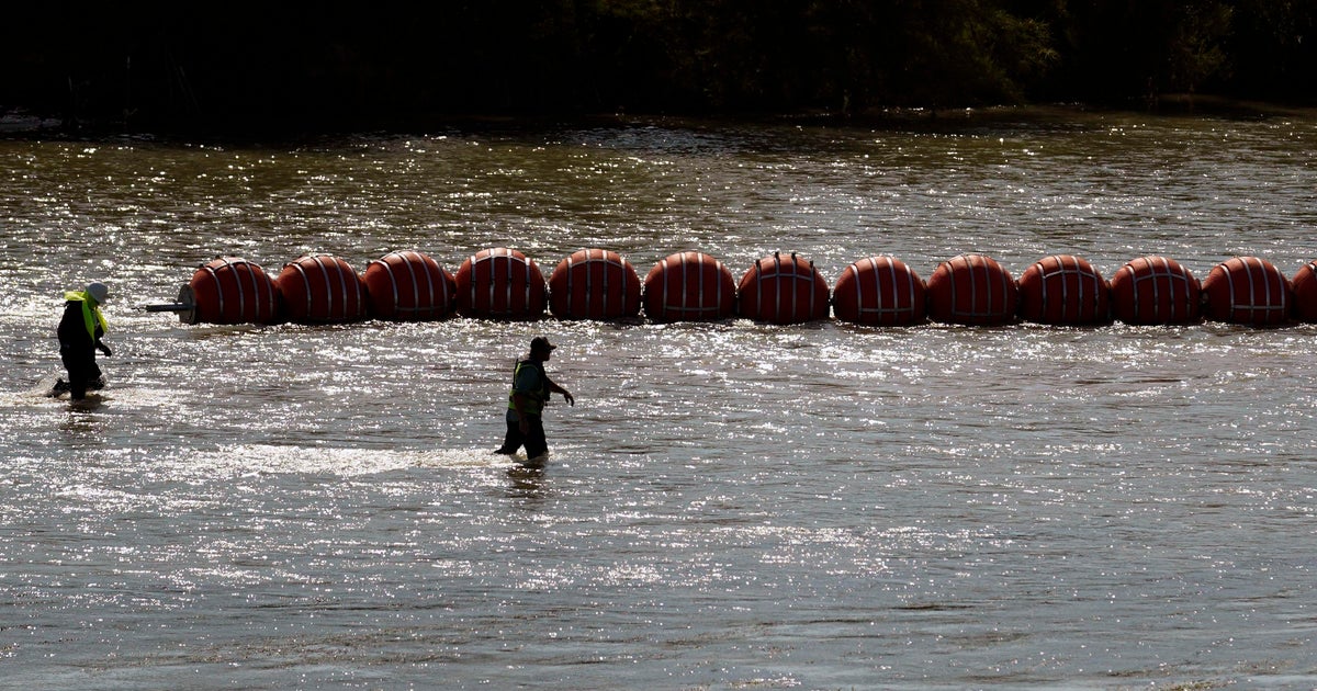 Texas asks appeal judges to let it keep floating barrier in place on ...