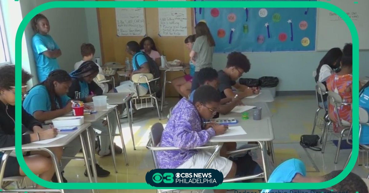 Education nonprofit helps pave the way for future teachers - CBS ...