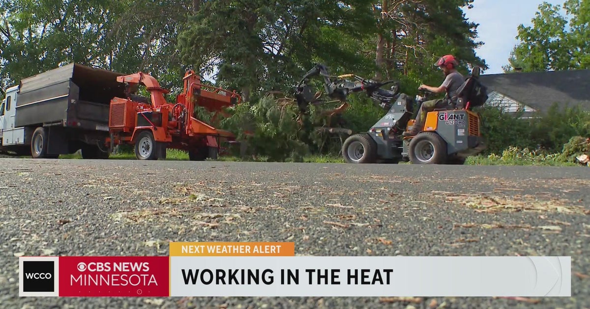 How outdoor workers stay cool during extreme heat - CBS Minnesota