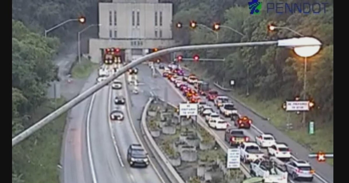 Five vehicle crash shuts down Squirrel Hill Tunnel inbound, Parkway ...