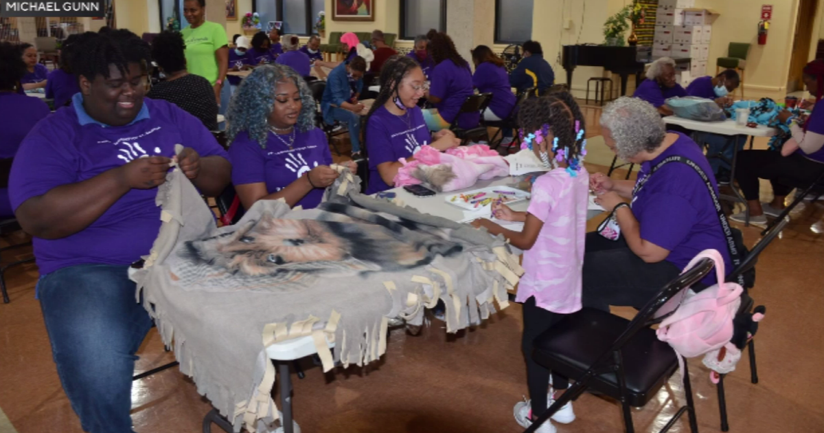 St. Sabina Church hosts annual "Day of Service" - CBS Chicago