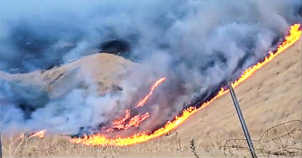 Wind-blown car fire on Interstate 580 at Altamont Pass held to 80 acres ...