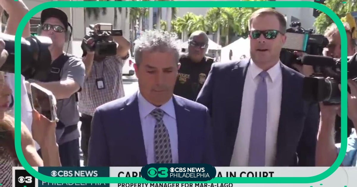 Mar-A-Lago property manager, Carlos De Oliveira, in court - CBS ...