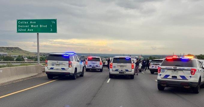 Carjacking leads to chase with Denver police before crash on I-70 in Jefferson County - CBS Colorado