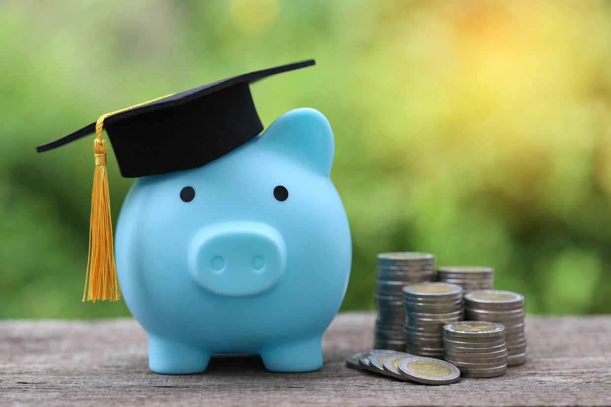 4 great reasons to get a private student loan this fall - CBS News